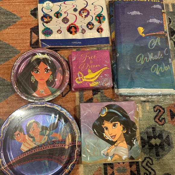 Disney | Party Supplies | Aladdin Party Set Disney Aladdin And Jasmine ...